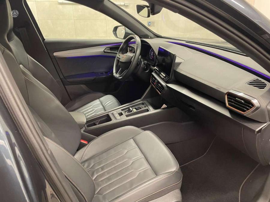 Grey Cupra Formentor 2023 in Marijampole, with an engine capacity of 1.50 L and mileage of 22 thousand km for 21054 €, photo 12 on AUTOMOTO.COM.LV