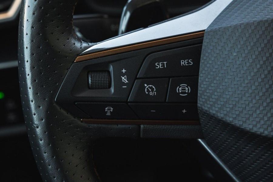 Pelēks Cupra Formentor 2023 Ventspils, ar dzinēja tilpumu 1.40 L un nobraukumu 47 tūkst. km par 28550 €, foto 18 vietnē AUTOMOTO.COM.LV