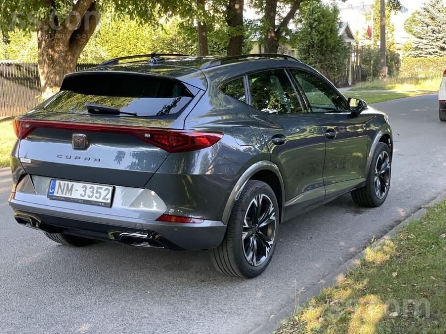 Pelēks Cupra Formentor 2023 Rīga, ar dzinēja tilpumu 1.50 L un nobraukumu 63 tūkst. km par 25000 €, foto 8 vietnē AUTOMOTO.COM.LV
