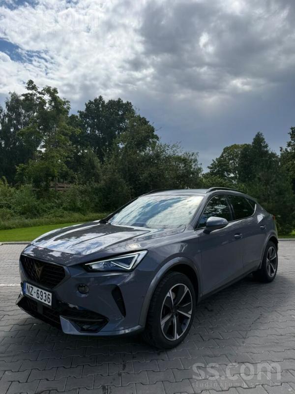 Серый Cupra Formentor 2024 в Рига, объемом двигателя 1.50 л и пробегом 35 тыс. км за 25600 €, фото 1 на AUTOMOTO.COM.LV