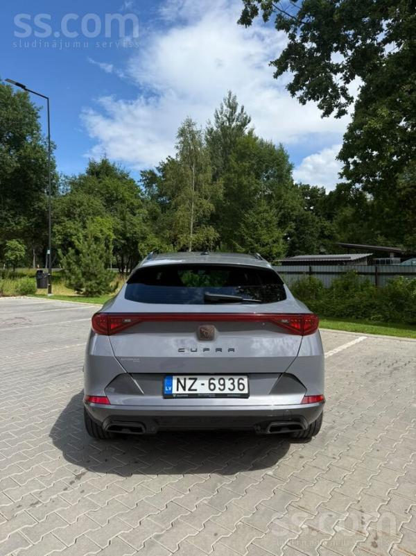 Серый Cupra Formentor 2024 в Рига, объемом двигателя 1.50 л и пробегом 35 тыс. км за 25600 €, фото 5 на AUTOMOTO.COM.LV