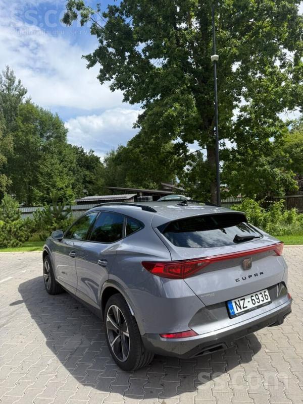 Серый Cupra Formentor 2024 в Рига, объемом двигателя 1.50 л и пробегом 35 тыс. км за 25600 €, фото 6 на AUTOMOTO.COM.LV