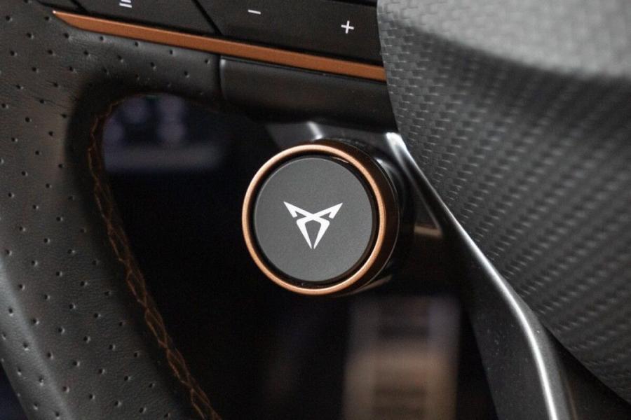 Серый Cupra Formentor 2022 в Вильнюс, объемом двигателя 2.50 л и пробегом 74 тыс. км за 34600 €, фото 12 на AUTOMOTO.COM.LV