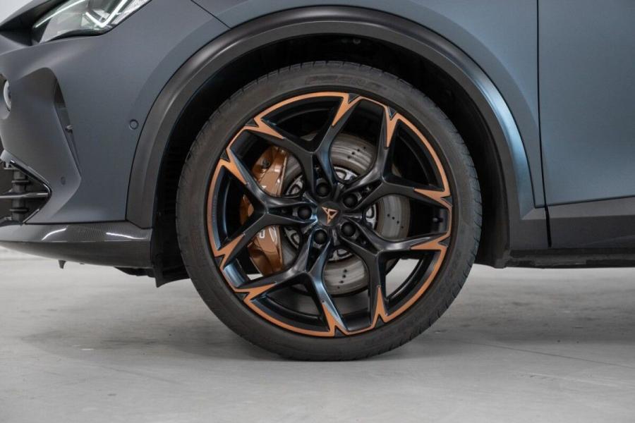 Серый Cupra Formentor 2022 в Вильнюс, объемом двигателя 2.50 л и пробегом 74 тыс. км за 34600 €, фото 32 на AUTOMOTO.COM.LV