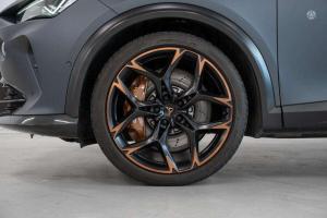 Серый Cupra Formentor 2022 в Вильнюс, объемом двигателя 2.50 л и пробегом 74 тыс. км за 34600 €, фото 32 на AUTOMOTO.COM.LV