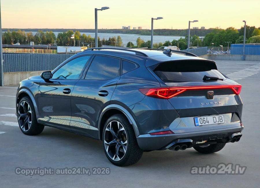 Серый Cupra Formentor 2023 в Таллин, объемом двигателя 2.00 л и пробегом 53 тыс. км за 35000 €, фото 1 на AUTOMOTO.COM.LV