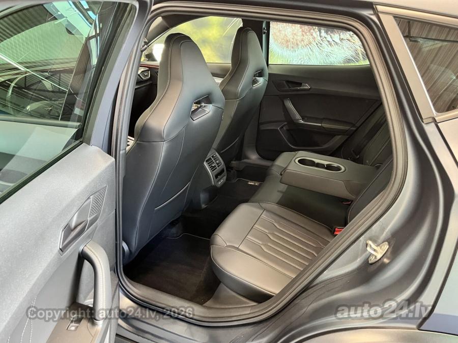 Pelēks Cupra Formentor 2023 Tallina, ar dzinēja tilpumu 2.50 L un nobraukumu 22 tūkst. km par 43900 €, foto 7 vietnē AUTOMOTO.COM.LV