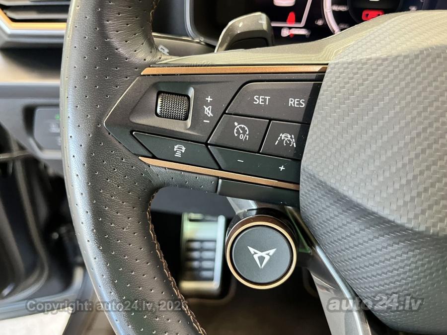 Pelēks Cupra Formentor 2023 Tallina, ar dzinēja tilpumu 2.50 L un nobraukumu 22 tūkst. km par 43900 €, foto 17 vietnē AUTOMOTO.COM.LV