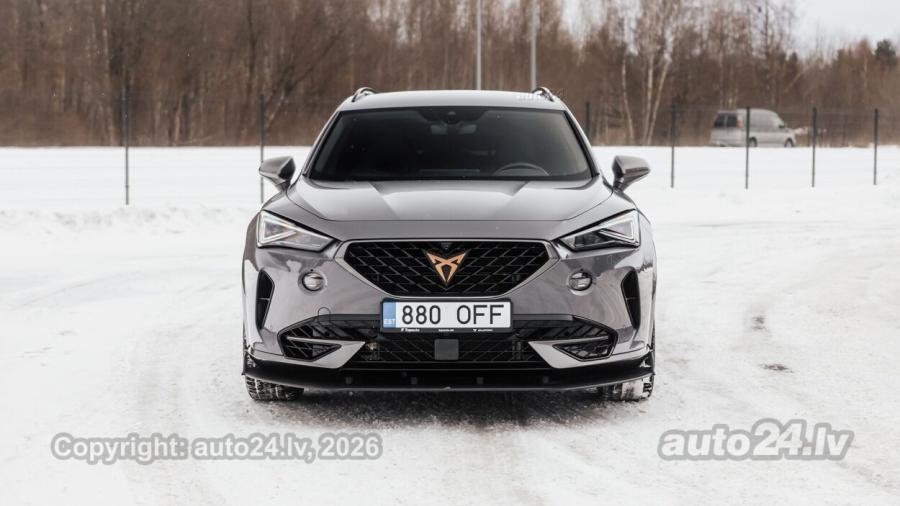 Pelēks Cupra Formentor 2024 Pērnava, ar dzinēja tilpumu 2.00 L un nobraukumu 30 tūkst. km par 35000 €, foto 3 vietnē AUTOMOTO.COM.LV