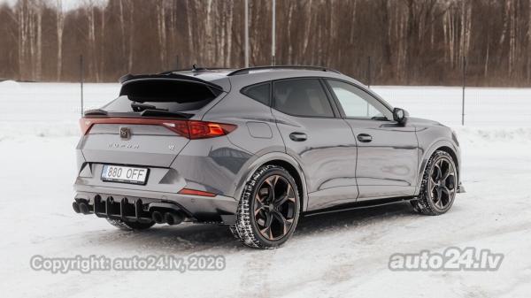 Pelēks Cupra Formentor 2024 Pērnava, ar dzinēja tilpumu 2.00 L un nobraukumu 30 tūkst. km par 35000 €, foto 6 vietnē AUTOMOTO.COM.LV