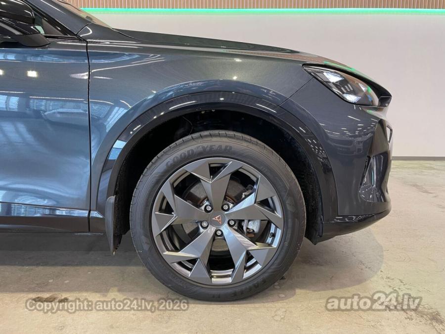 Pelēks Cupra Formentor 2024 Tallina, ar dzinēja tilpumu 1.50 L un nobraukumu 32 tūkst. km par 29990 €, foto 5 vietnē AUTOMOTO.COM.LV
