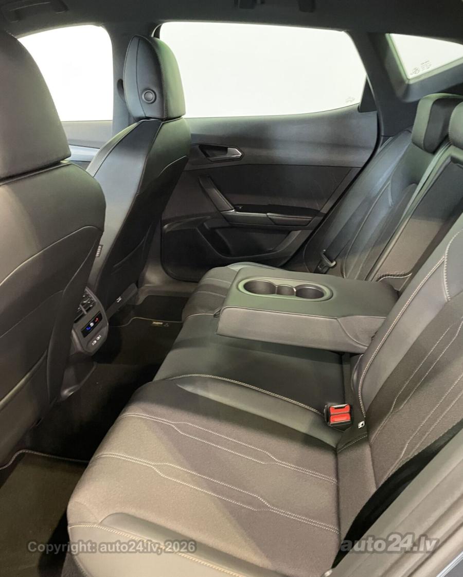 Pelēks Cupra Formentor 2024 Tallina, ar dzinēja tilpumu 1.50 L un nobraukumu 32 tūkst. km par 29990 €, foto 8 vietnē AUTOMOTO.COM.LV
