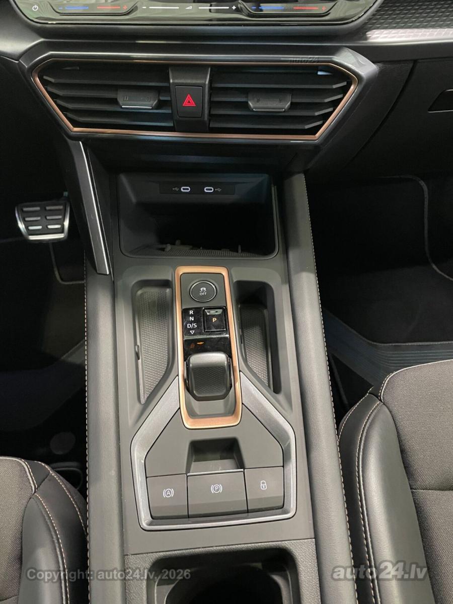 Pelēks Cupra Formentor 2024 Tallina, ar dzinēja tilpumu 1.50 L un nobraukumu 32 tūkst. km par 29990 €, foto 14 vietnē AUTOMOTO.COM.LV