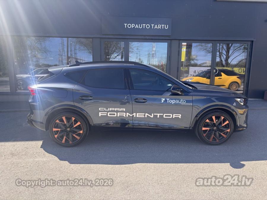 Pelēks Cupra Formentor 2026 Tartu, ar dzinēja tilpumu 2.00 L un nobraukumu 20 tūkst. km par 41990 €, foto 7 vietnē AUTOMOTO.COM.LV