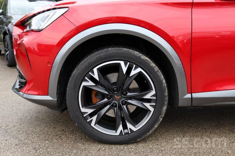 Красный Cupra Formentor 2022 в Рига, объемом двигателя 1.50 л и пробегом 62 тыс. км за 23490 €, фото 35 на AUTOMOTO.COM.LV
