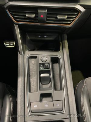 Red Cupra Formentor 2021 in Tallinn, with an engine capacity of 2.00 L and mileage of 76 thousand km for 28990 €, photo 19 on AUTOMOTO.COM.LV