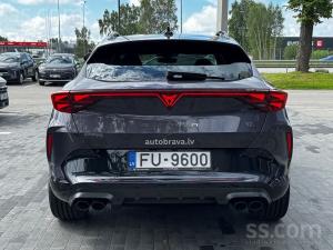 Violets Cupra Formentor 2025 Rīga, ar dzinēja tilpumu 2.00 L un nobraukumu 14 tūkst. km par 37150 €, foto 3 vietnē AUTOMOTO.COM.LV