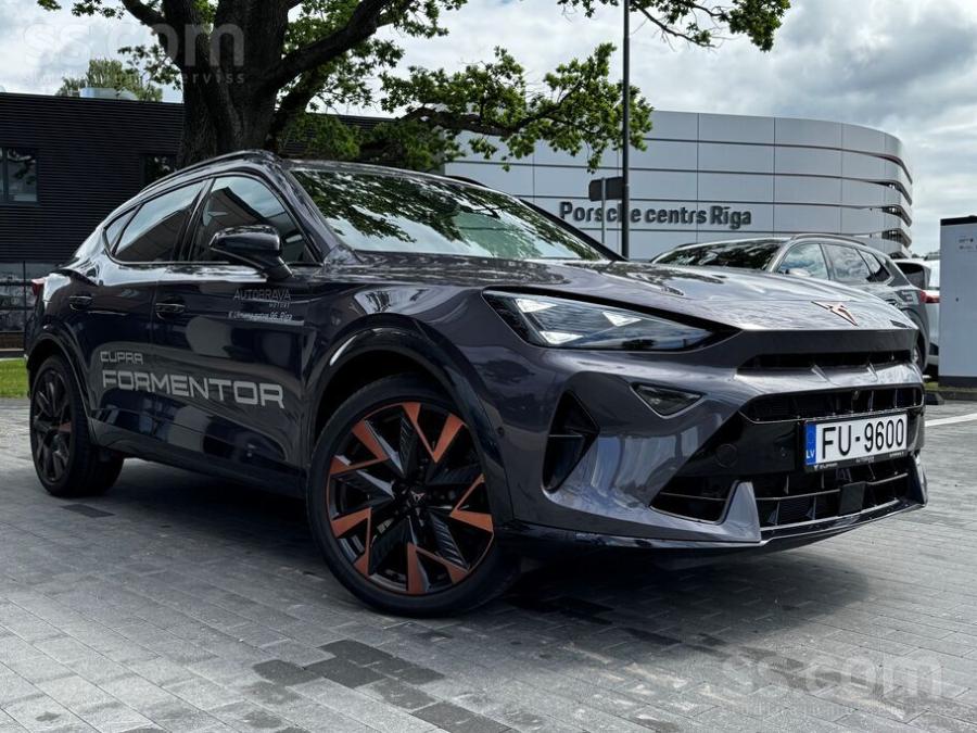 Violets Cupra Formentor 2025 Rīga, ar dzinēja tilpumu 2.00 L un nobraukumu 14 tūkst. km par 37150 €, foto 4 vietnē AUTOMOTO.COM.LV