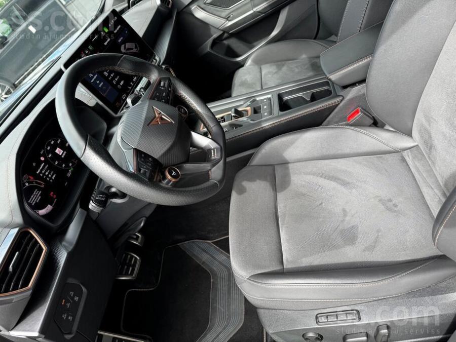 Violets Cupra Formentor 2025 Rīga, ar dzinēja tilpumu 2.00 L un nobraukumu 14 tūkst. km par 37150 €, foto 14 vietnē AUTOMOTO.COM.LV