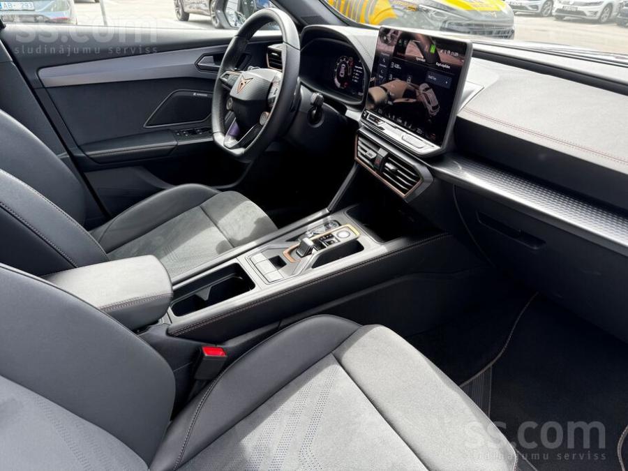 Violets Cupra Formentor 2025 Rīga, ar dzinēja tilpumu 2.00 L un nobraukumu 14 tūkst. km par 37150 €, foto 15 vietnē AUTOMOTO.COM.LV