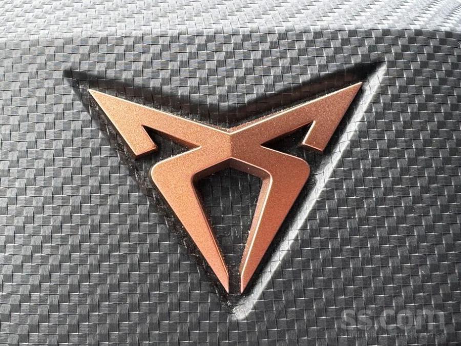 Violets Cupra Formentor 2025 Rīga, ar dzinēja tilpumu 2.00 L un nobraukumu 14 tūkst. km par 37150 €, foto 25 vietnē AUTOMOTO.COM.LV