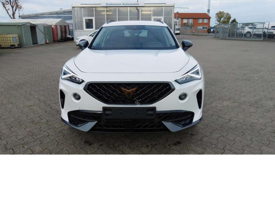Balts Cupra Formentor 2024 Kauņa, ar dzinēja tilpumu 1.40 L un nobraukumu 27 tūkst. km par 26924 €, foto 3 vietnē AUTOMOTO.COM.LV
