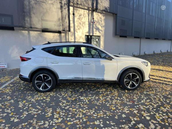 White Cupra Formentor 2021 in Kaunas, with an engine capacity of 1.50 L and mileage of 50 thousand km for 24000 €, photo 9 on AUTOMOTO.COM.LV