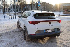 White Cupra Formentor 2021 in Siauliai, with an engine capacity of 1.98 L and mileage of 93 thousand km for 25500 €, photo 3 on AUTOMOTO.COM.LV
