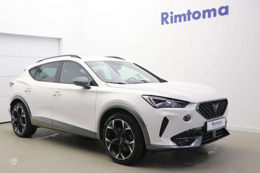 White Cupra Formentor 2021 in Vilnius, with an engine capacity of 1.98 L and mileage of 155 thousand km for 21690 €, photo 1 on AUTOMOTO.COM.LV
