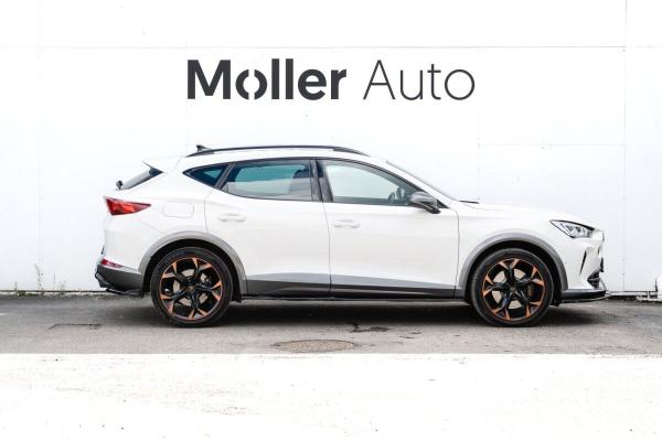 White Cupra Formentor 2021 in Riga, with an engine capacity of 2.00 L and mileage of 87 thousand km for 24500 €, photo 5 on AUTOMOTO.COM.LV