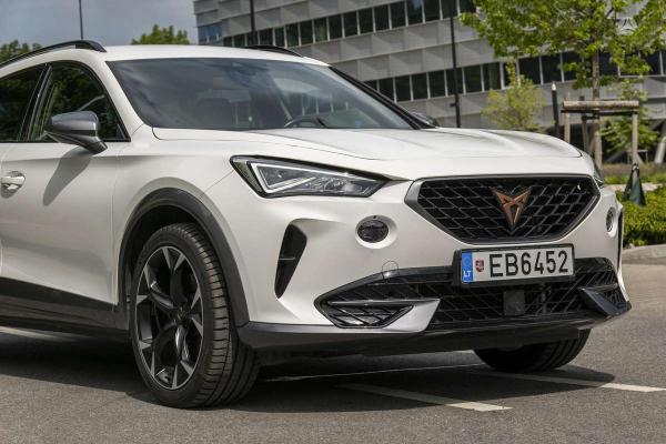 Белый Cupra Formentor 2021 в Вильнюс, объемом двигателя 1.40 л и пробегом 42 тыс. км за 25200 €, фото 3 на AUTOMOTO.COM.LV