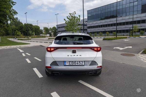 Белый Cupra Formentor 2021 в Вильнюс, объемом двигателя 1.40 л и пробегом 42 тыс. км за 25200 €, фото 5 на AUTOMOTO.COM.LV