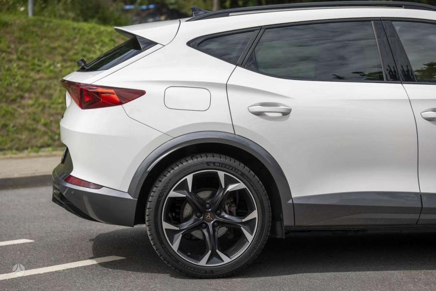 Balts Cupra Formentor 2021 Viļņa, ar dzinēja tilpumu 1.40 L un nobraukumu 42 tūkst. km par 25200 €, foto 14 vietnē AUTOMOTO.COM.LV
