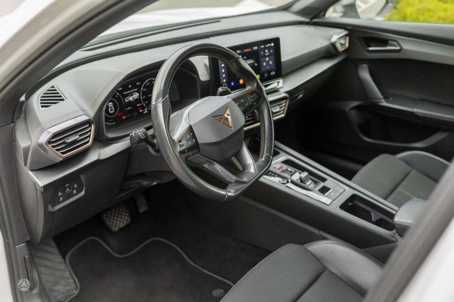 Balts Cupra Formentor 2021 Viļņa, ar dzinēja tilpumu 1.40 L un nobraukumu 42 tūkst. km par 25200 €, foto 26 vietnē AUTOMOTO.COM.LV