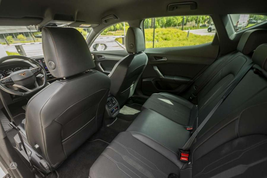 Balts Cupra Formentor 2021 Viļņa, ar dzinēja tilpumu 1.40 L un nobraukumu 42 tūkst. km par 25200 €, foto 27 vietnē AUTOMOTO.COM.LV