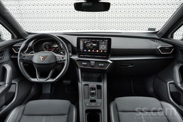 Белый Cupra Formentor 2022 в Рига, объемом двигателя 1.50 л и пробегом 32 тыс. км за 26600 €, фото 6 на AUTOMOTO.COM.LV