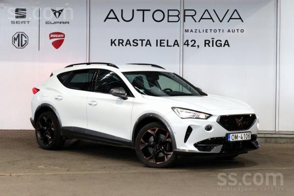Белый Cupra Formentor 2022 в Рига, объемом двигателя 2.00 л и пробегом 85 тыс. км за 27490 €, фото 3 на AUTOMOTO.COM.LV