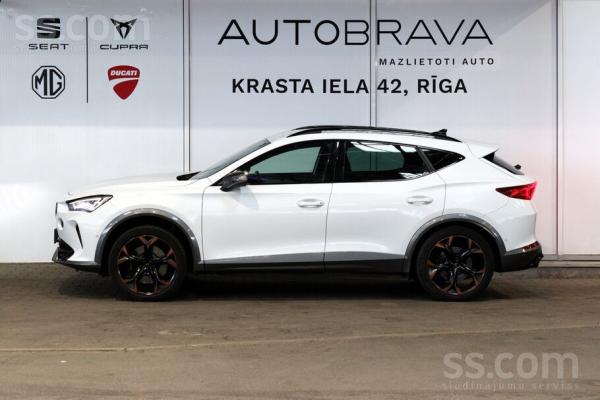 Белый Cupra Formentor 2022 в Рига, объемом двигателя 2.00 л и пробегом 85 тыс. км за 27490 €, фото 4 на AUTOMOTO.COM.LV