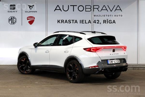 Белый Cupra Formentor 2022 в Рига, объемом двигателя 2.00 л и пробегом 85 тыс. км за 27490 €, фото 6 на AUTOMOTO.COM.LV