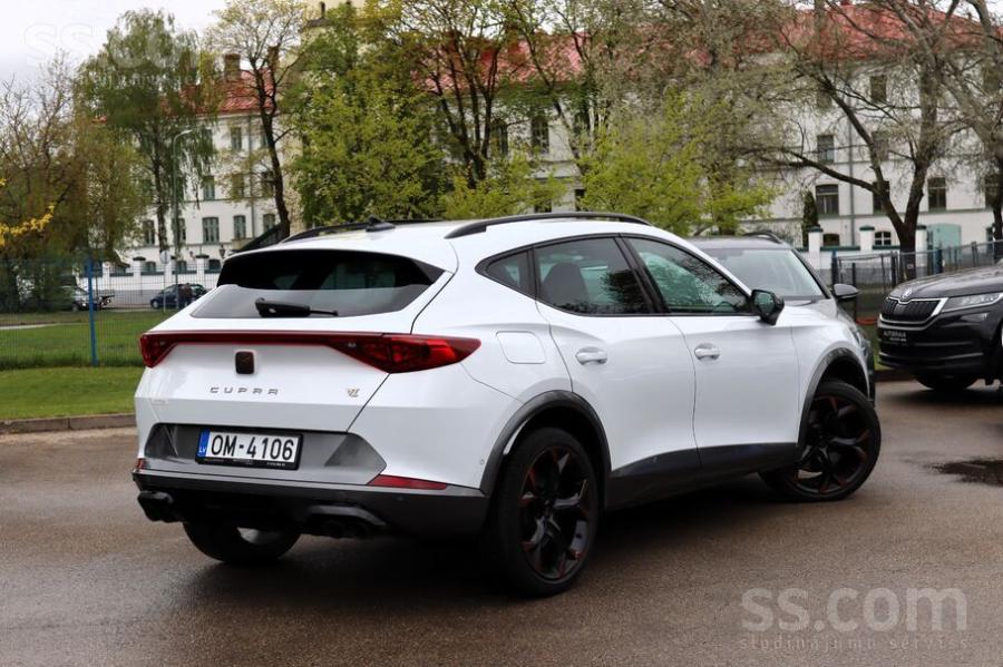 Balts Cupra Formentor 2022 Rīga, ar dzinēja tilpumu 2.00 L un nobraukumu 85 tūkst. km par 27490 €, foto 35 vietnē AUTOMOTO.COM.LV