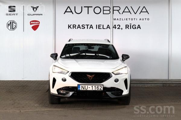 Белый Cupra Formentor 2022 в Рига, объемом двигателя 2.00 л и пробегом 78 тыс. км за 25990 €, фото 2 на AUTOMOTO.COM.LV