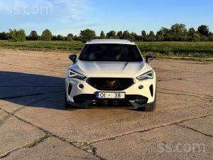 White Cupra Formentor 2022 in Riga, with an engine capacity of 2.00 L and mileage of 37 thousand km for 29000 €, photo 3 on AUTOMOTO.COM.LV