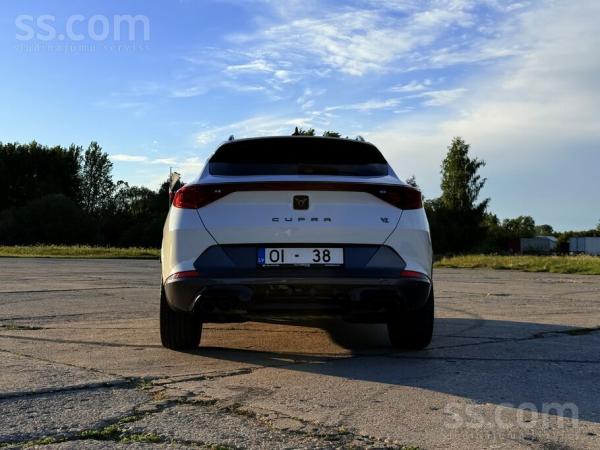 Белый Cupra Formentor 2022 в Рига, объемом двигателя 2.00 л и пробегом 37 тыс. км за 27999 €, фото 6 на AUTOMOTO.COM.LV