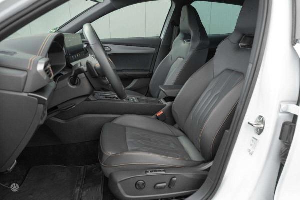 Balts Cupra Formentor 2022 Viļņa, ar dzinēja tilpumu 1.40 L un nobraukumu 73 tūkst. km par 26500 €, foto 8 vietnē AUTOMOTO.COM.LV