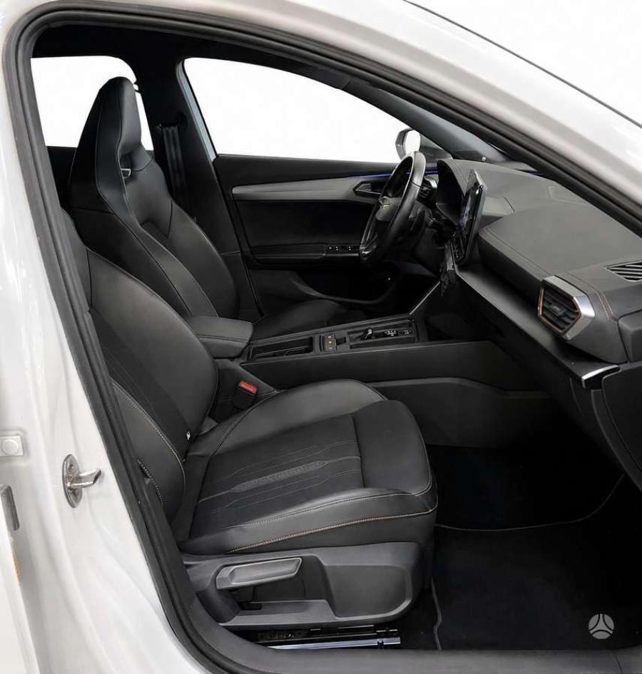 White Cupra Formentor 2022 in Kaunas, with an engine capacity of 1.98 L and mileage of 57 thousand km for 27500 €, photo 7 on AUTOMOTO.COM.LV