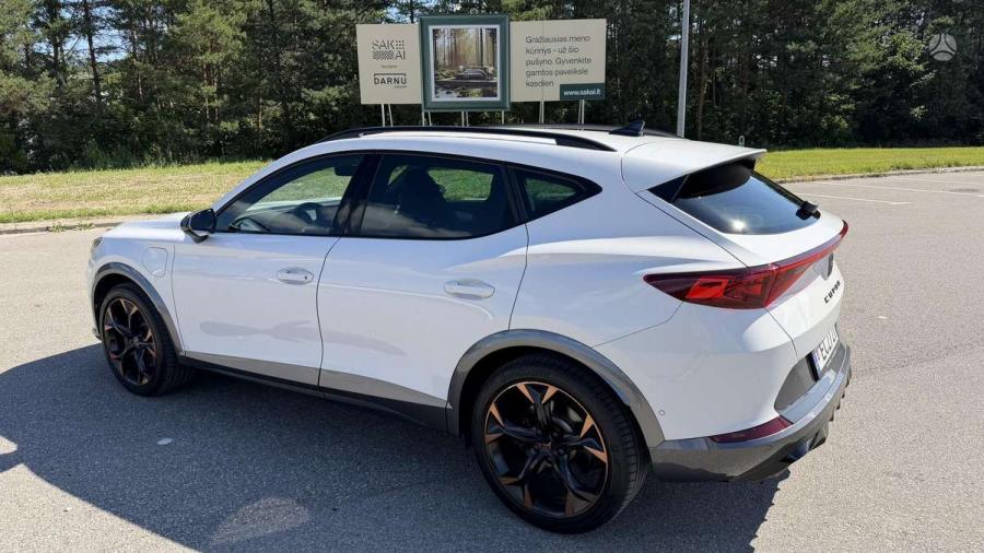 Balts Cupra Formentor 2022 Viļņa, ar dzinēja tilpumu 1.40 L un nobraukumu 95 tūkst. km par 25400 €, foto 3 vietnē AUTOMOTO.COM.LV