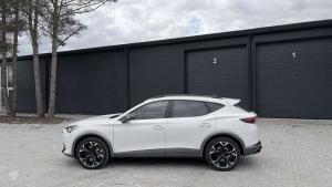 White Cupra Formentor 2022 in Kaunas, with an engine capacity of 1.98 L and mileage of 54 thousand km for 29800 €, photo 5 on AUTOMOTO.COM.LV