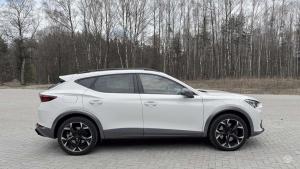 White Cupra Formentor 2022 in Kaunas, with an engine capacity of 1.98 L and mileage of 54 thousand km for 29800 €, photo 8 on AUTOMOTO.COM.LV