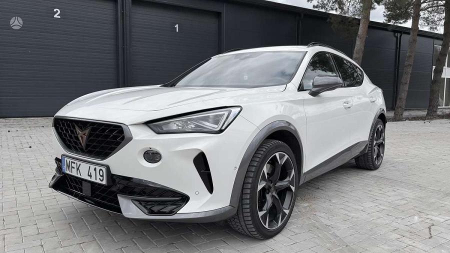 White Cupra Formentor 2022 in Kaunas, with an engine capacity of 1.98 L and mileage of 54 thousand km for 29800 €, photo 9 on AUTOMOTO.COM.LV