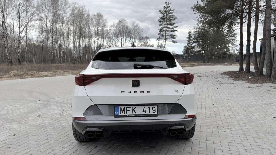 White Cupra Formentor 2022 in Kaunas, with an engine capacity of 1.98 L and mileage of 54 thousand km for 29800 €, photo 11 on AUTOMOTO.COM.LV